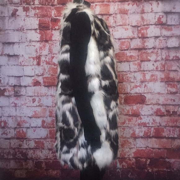 Jealous Tomato | Jackets & Coats | Jealous Tomato Faux Fur Vest | Poshmark